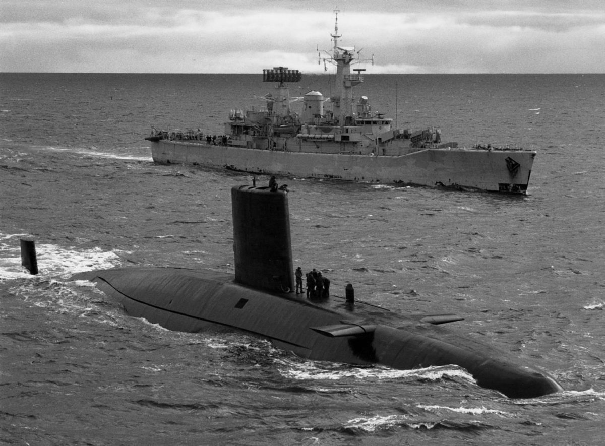 909-HMS-Penelope-with-HMS-Valiant-West-Falkland-7th-June-1982 – South ...